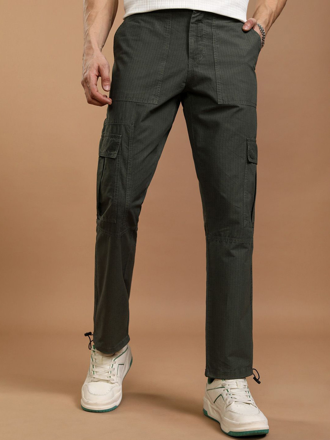 Buy HIGHLANDER Men Overdyed Ribstop Dobby Straight Fit Cargo Pant ...