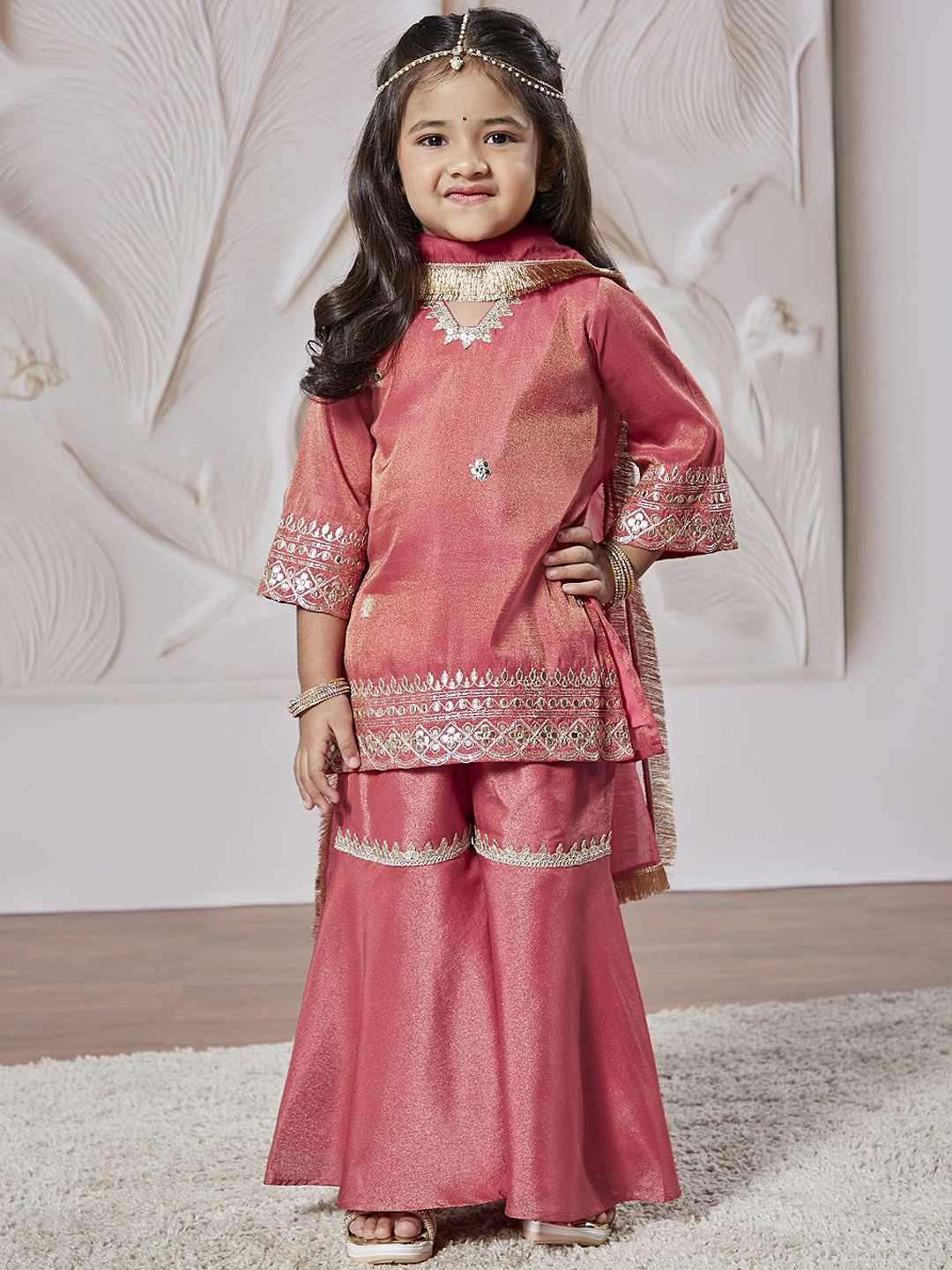 Buy VASTRAMAY Girls Floral Embroidered Regular Sequinned Tissue Kurta ...