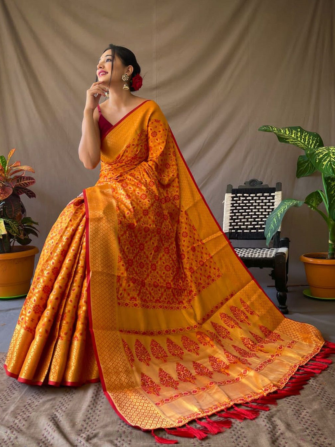 Buy LEOSAGI Embellished Zari Pure Silk Patola Saree - Sarees for Women ...