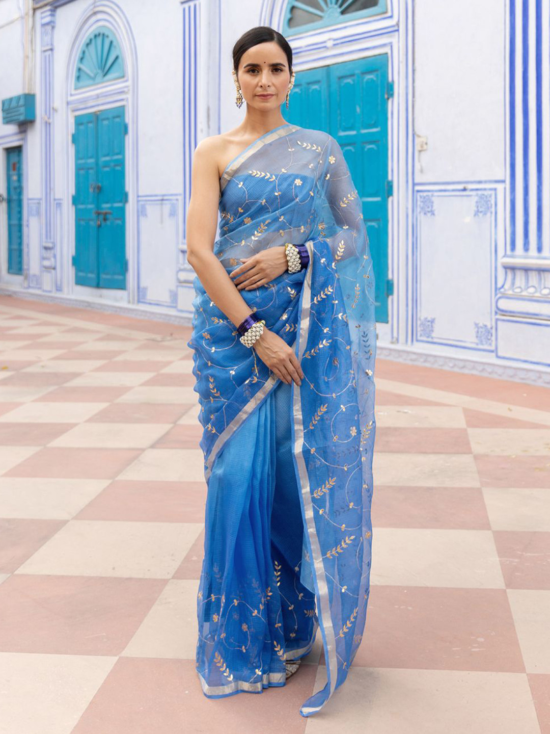 Buy Geroo Luxe Floral Gotta Patti Pure Silk Kota Saree - Sarees for ...