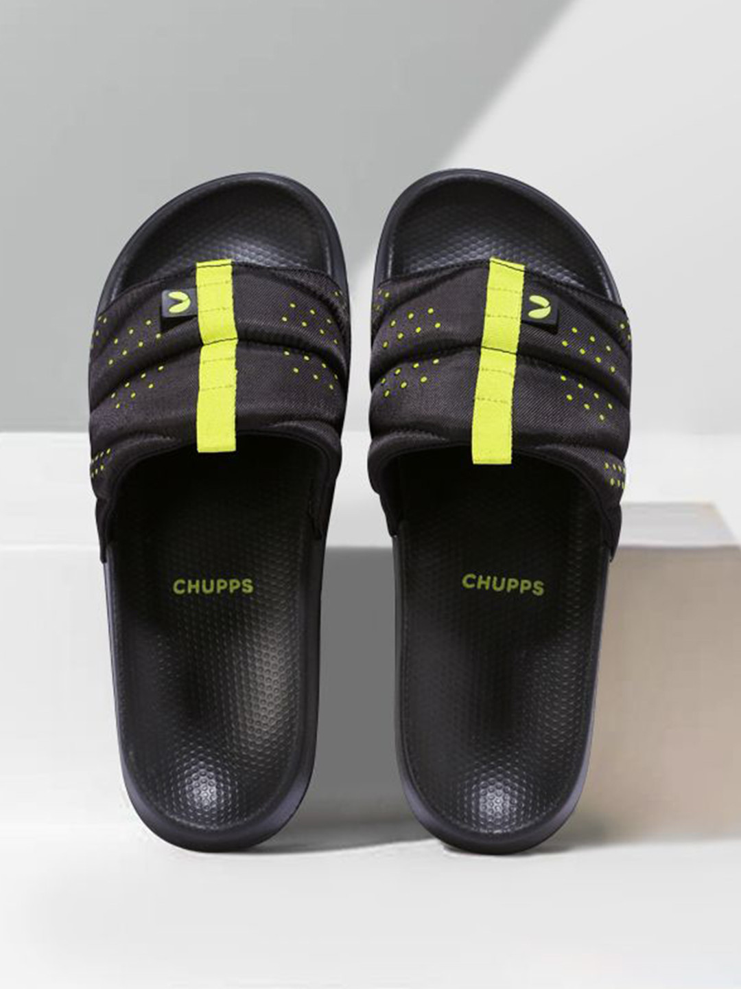 Buy CHUPPS Men Printed Sliders - Flip Flops for Men 31628519 | Myntra