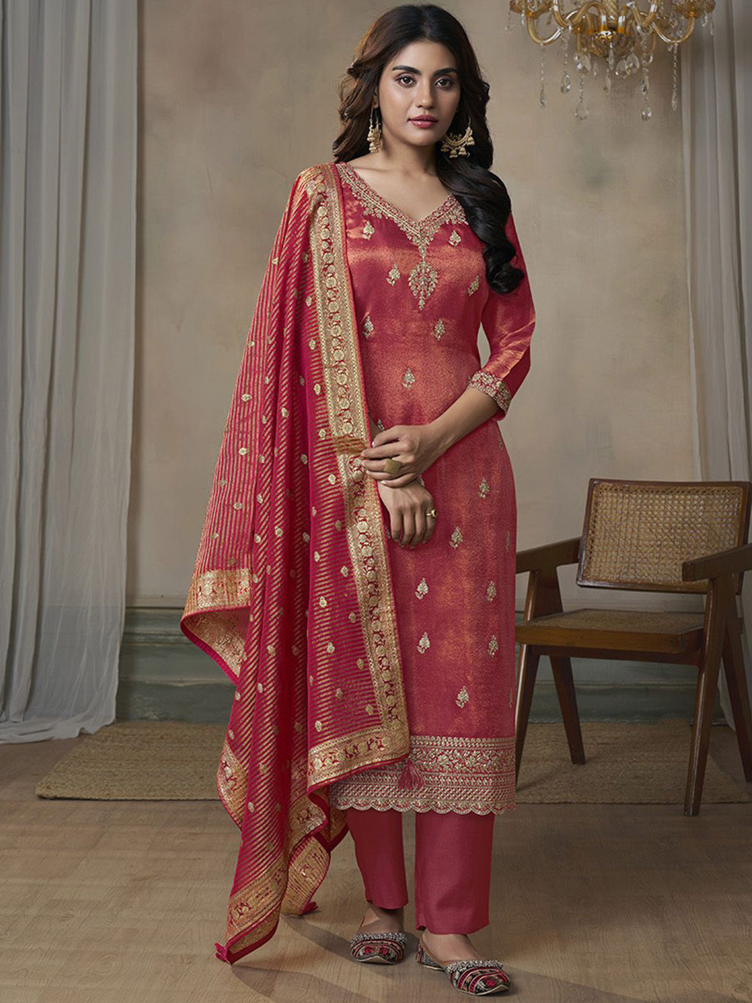 Buy Seerat Women Ethnic Motifs Embroidered Regular Thread Work Kurta ...