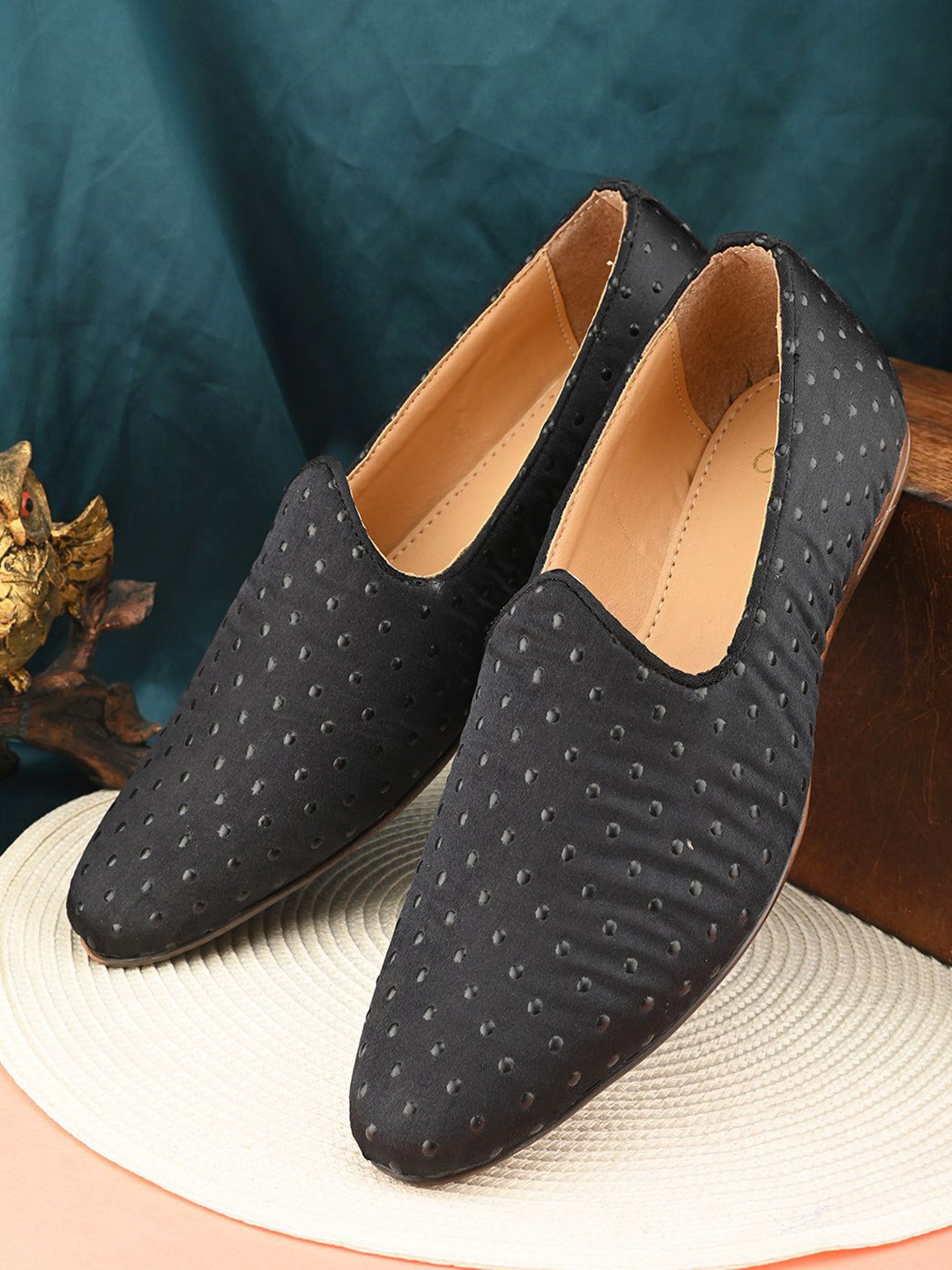 Buy House Of Pataudi Men Textured Casual Mojaris - Casual Shoes for Men ...