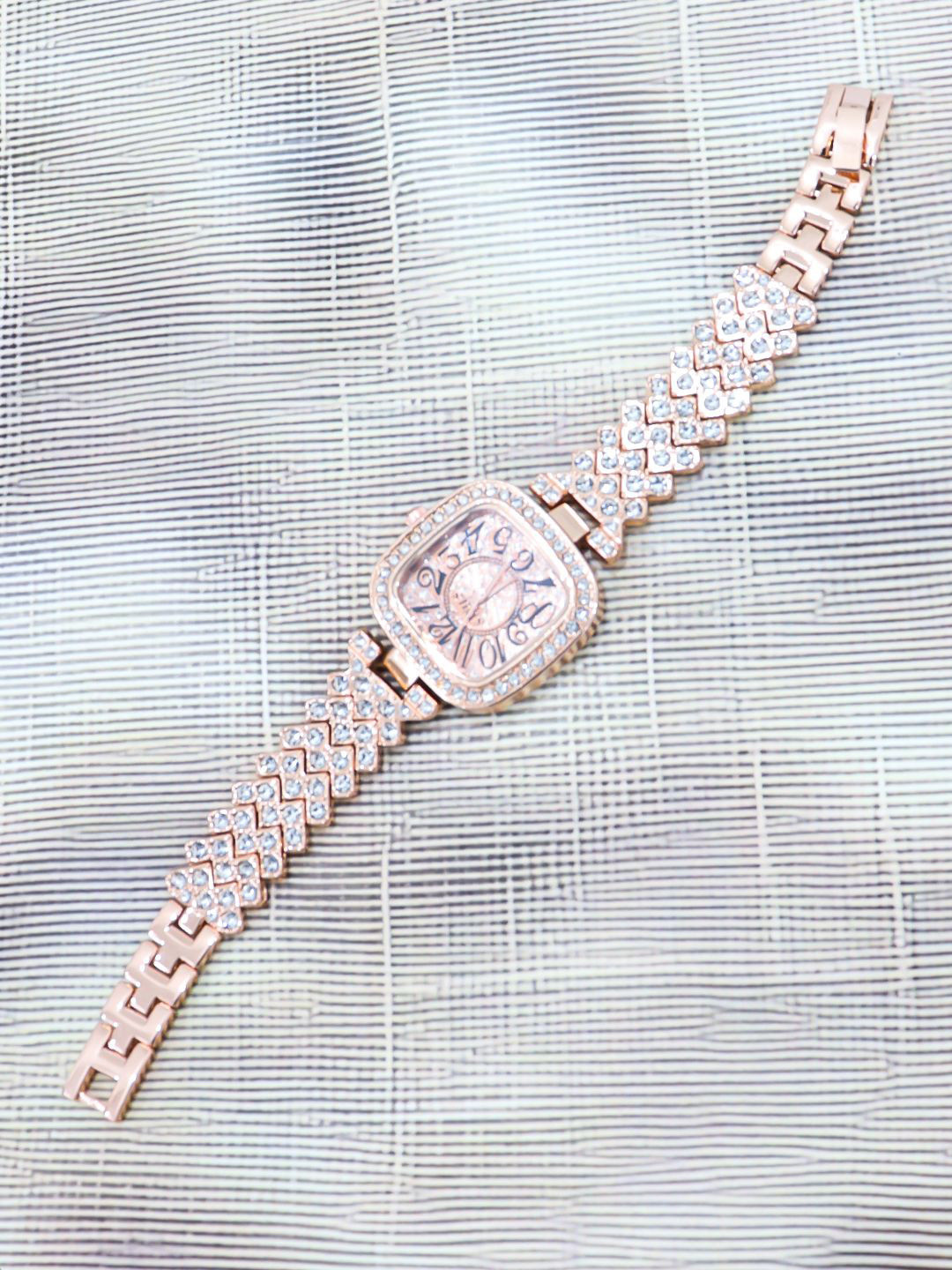 Buy VAGHBHATT Women Crystal Accented Luxury Automatic Watch Watch D15 ...