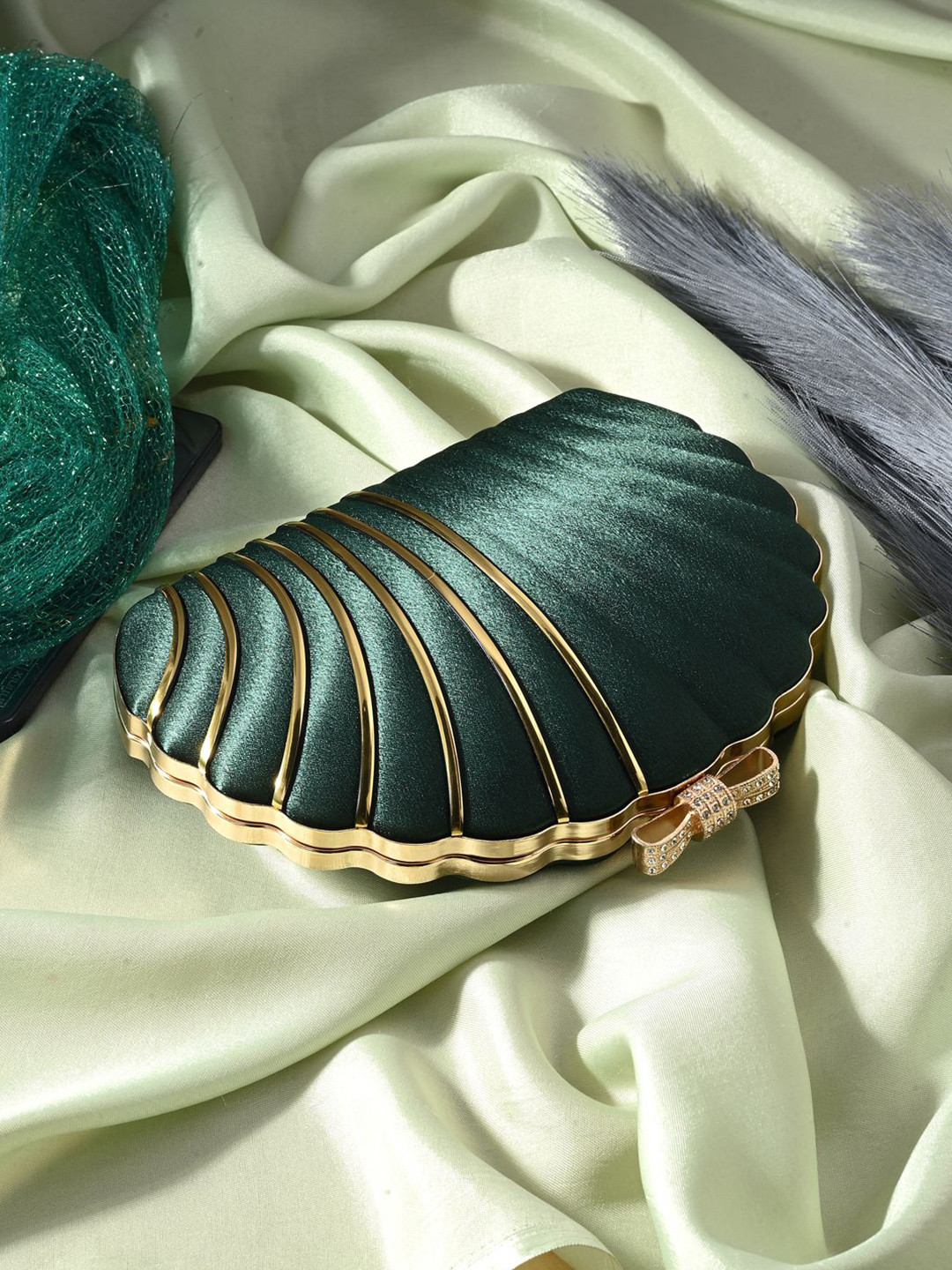 Buy Sangria Pippingg Shell Clutch - Clutches for Women 31698137 | Myntra