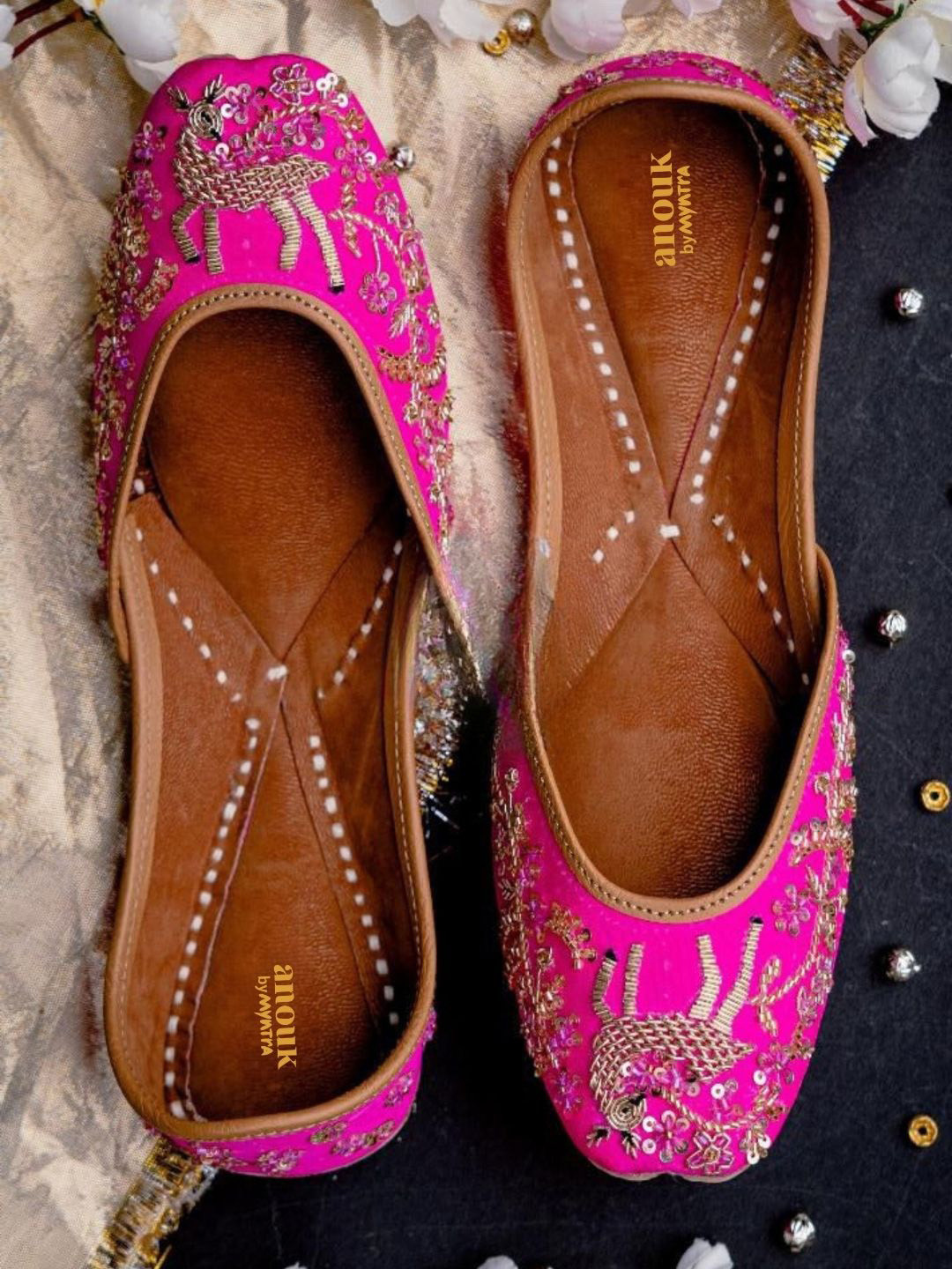 Buy Anouk Women Ethnic Mojaris With Embroidered Flats - Flats for Women ...