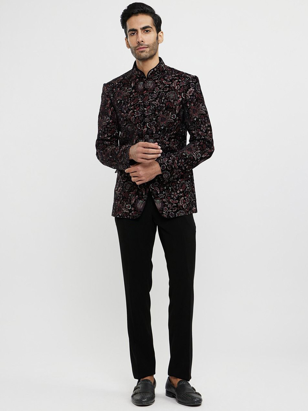 Buy Twamev Men Floral Embroidered Velvet Double Breasted Two Piece Suit ...