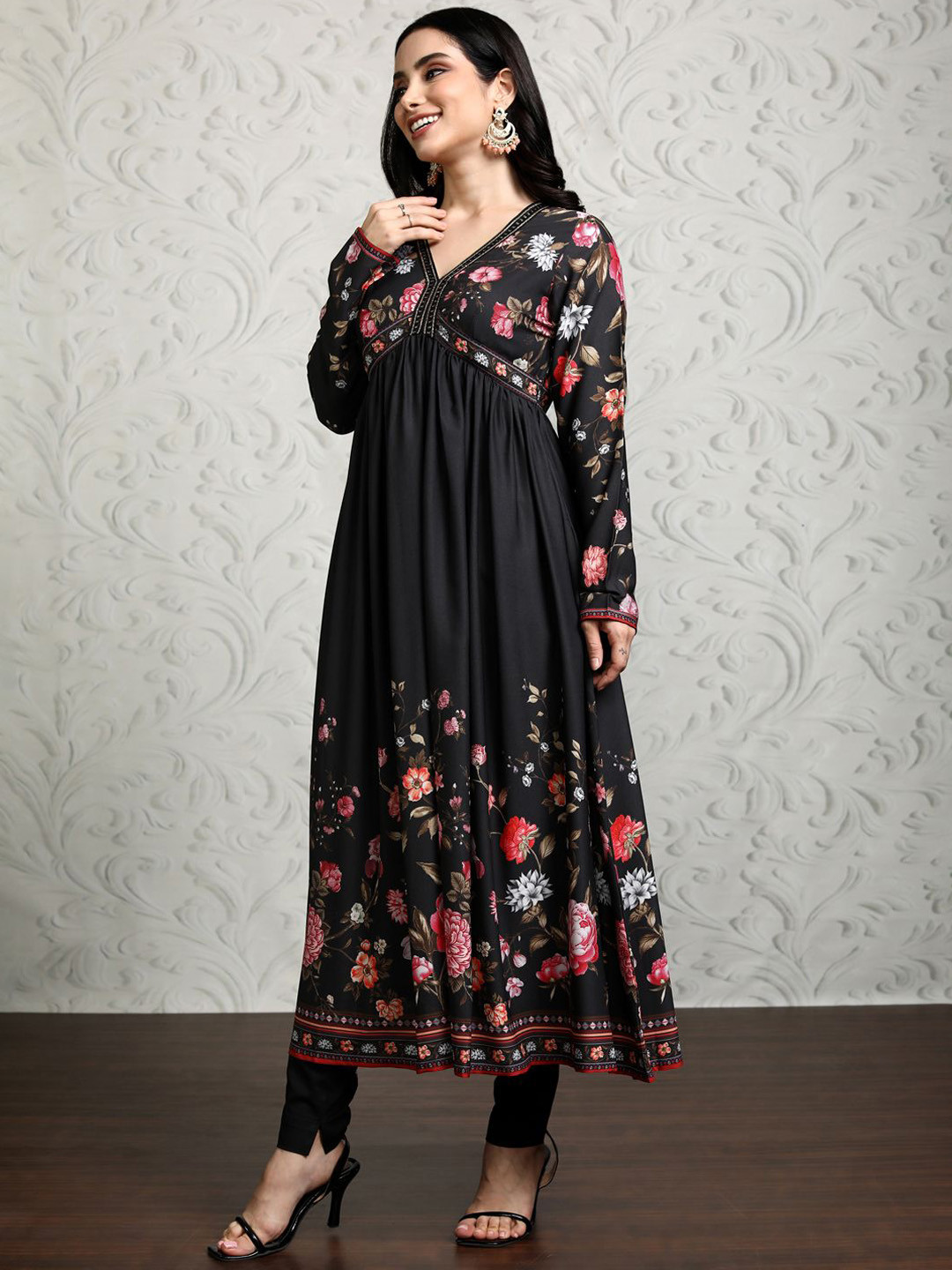 Buy Vishudh Women Floral Printed Anarkali Kurta - Kurtas for Women ...