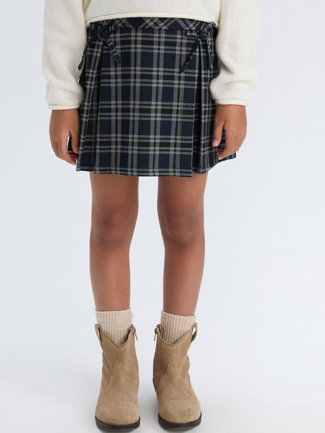 Buy DeFacto Checked A Line Mini Skirt - Skirts for Girls 31790925 | Myntra