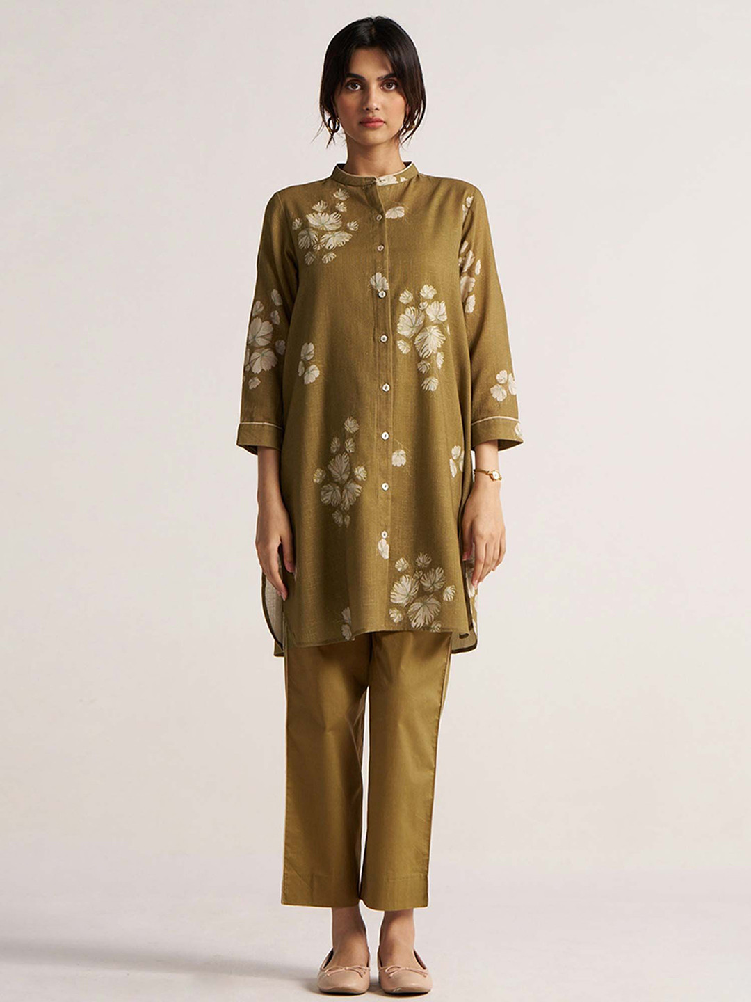 Buy Ganga Floral Printed Linen Straight Kurta With Trousers - Kurta ...