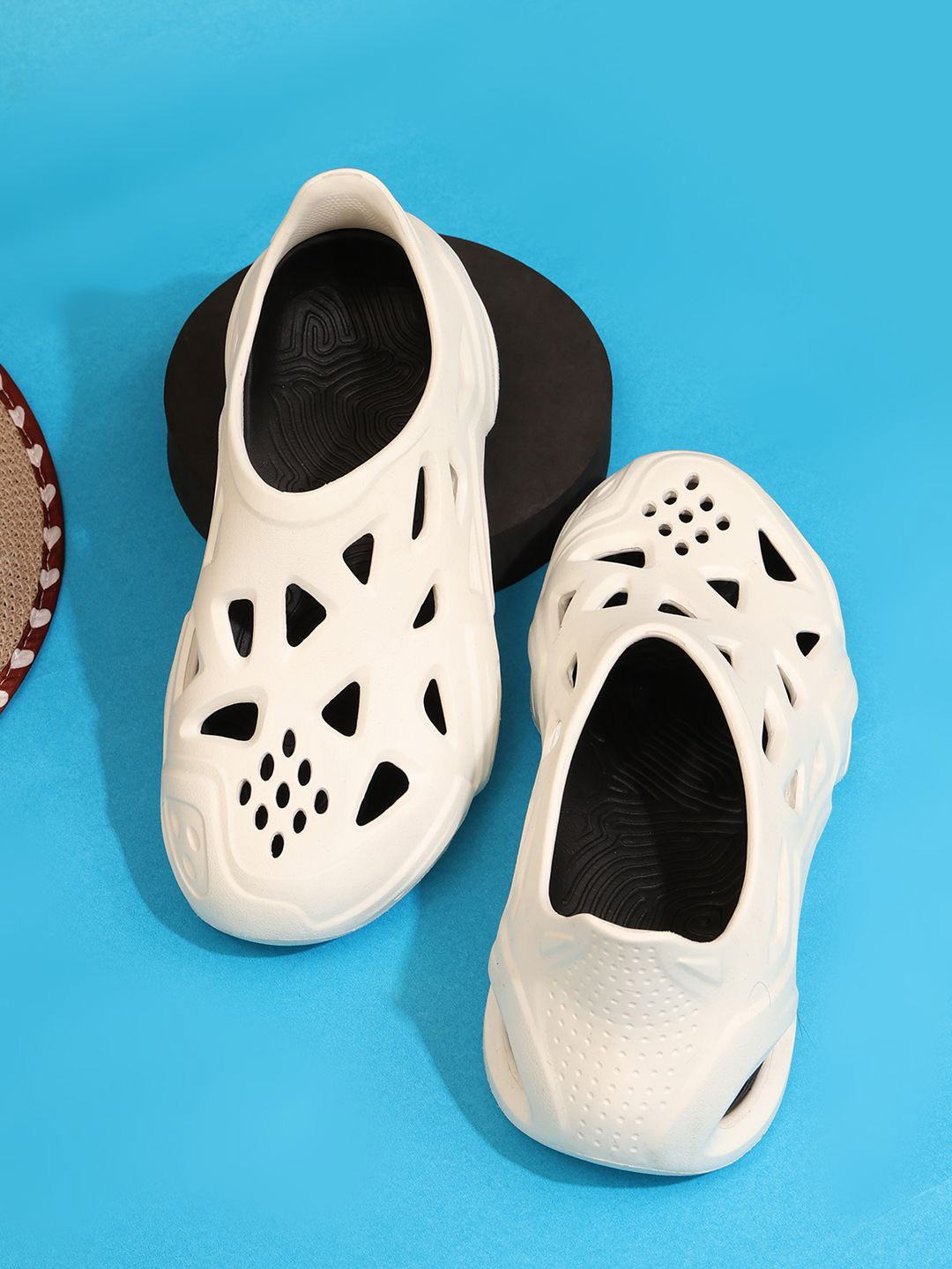 Buy HRX By Hrithik Roshan Men Croslite Clogs - Flip Flops for Men ...