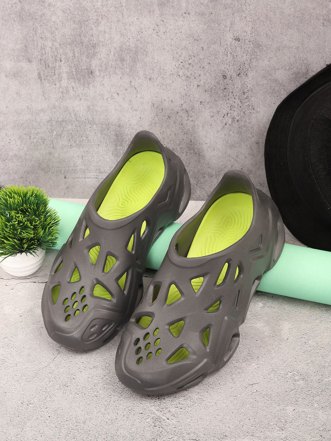 Buy HRX By Hrithik Roshan Men Croslite Clogs - Flip Flops for Men ...