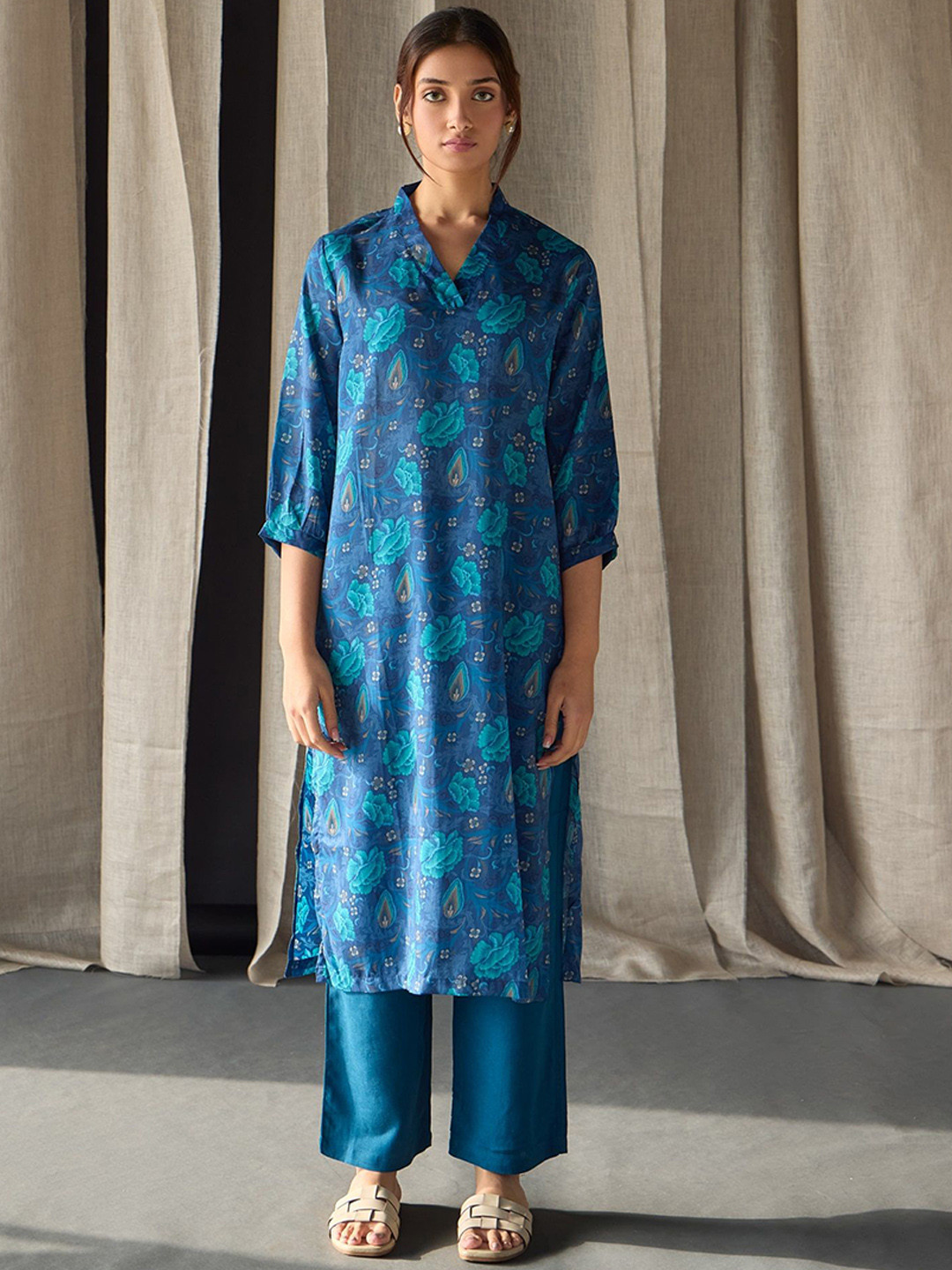 Buy Bombay Bloom Floral Printed V Neck Straight Kurta - Kurtas for Women 31385482 | Myntra