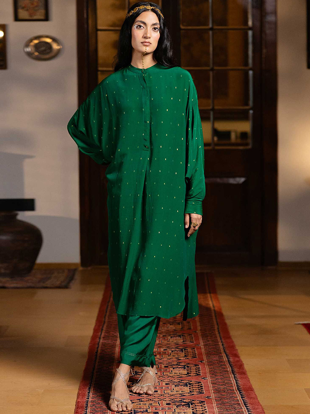 Buy Ganga Floral Embroidered Mirror Work Raw Silk Kaftan Kurta With ...