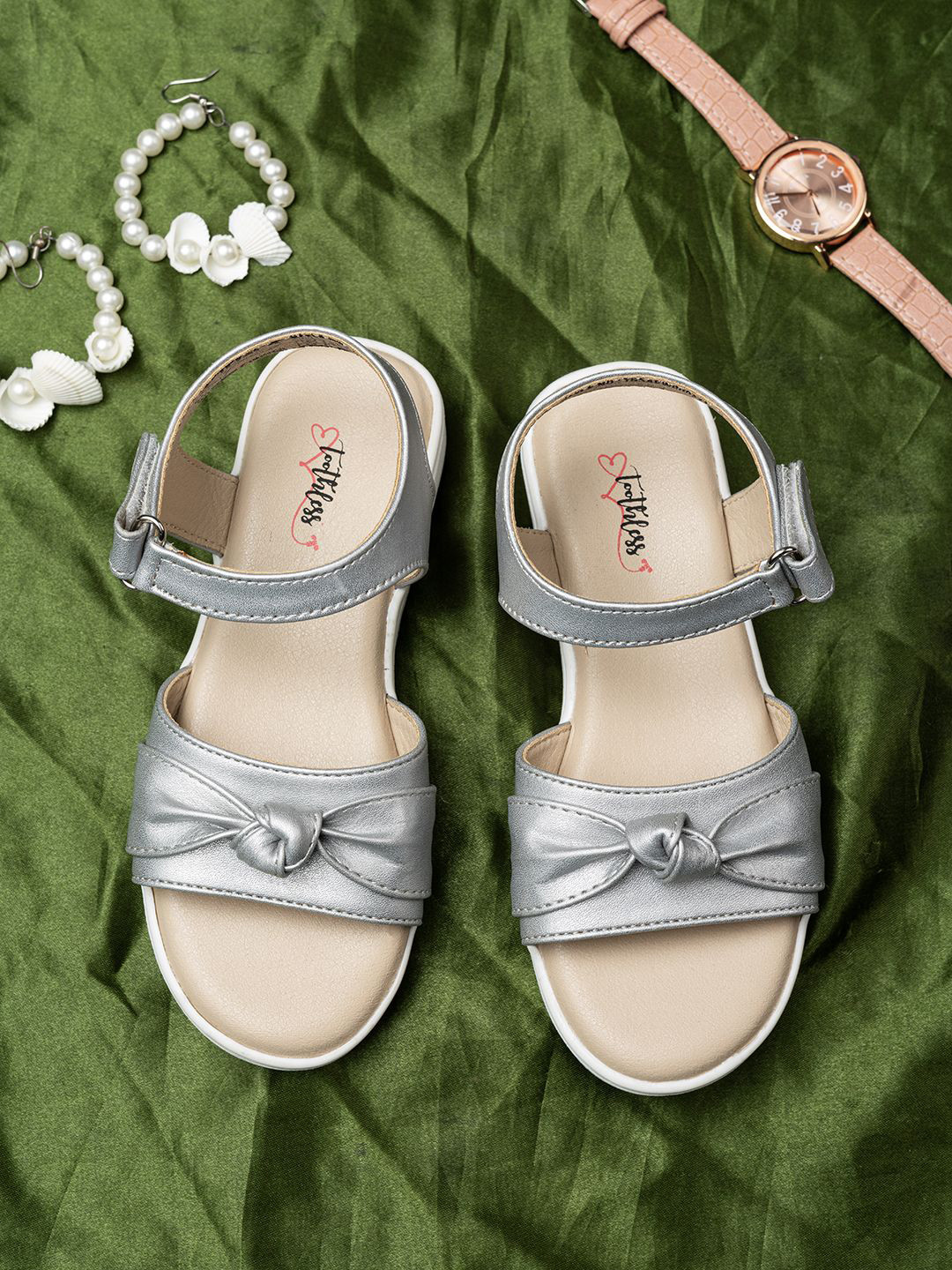 Buy Toothless Girls Open Toe Flats - Flats for Girls 31430942 | Myntra