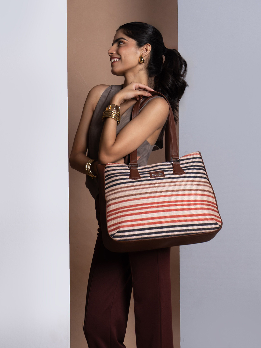 Buy ZOUK Printed Structured Tote Bag - Handbags for Women 30930555 | Myntra