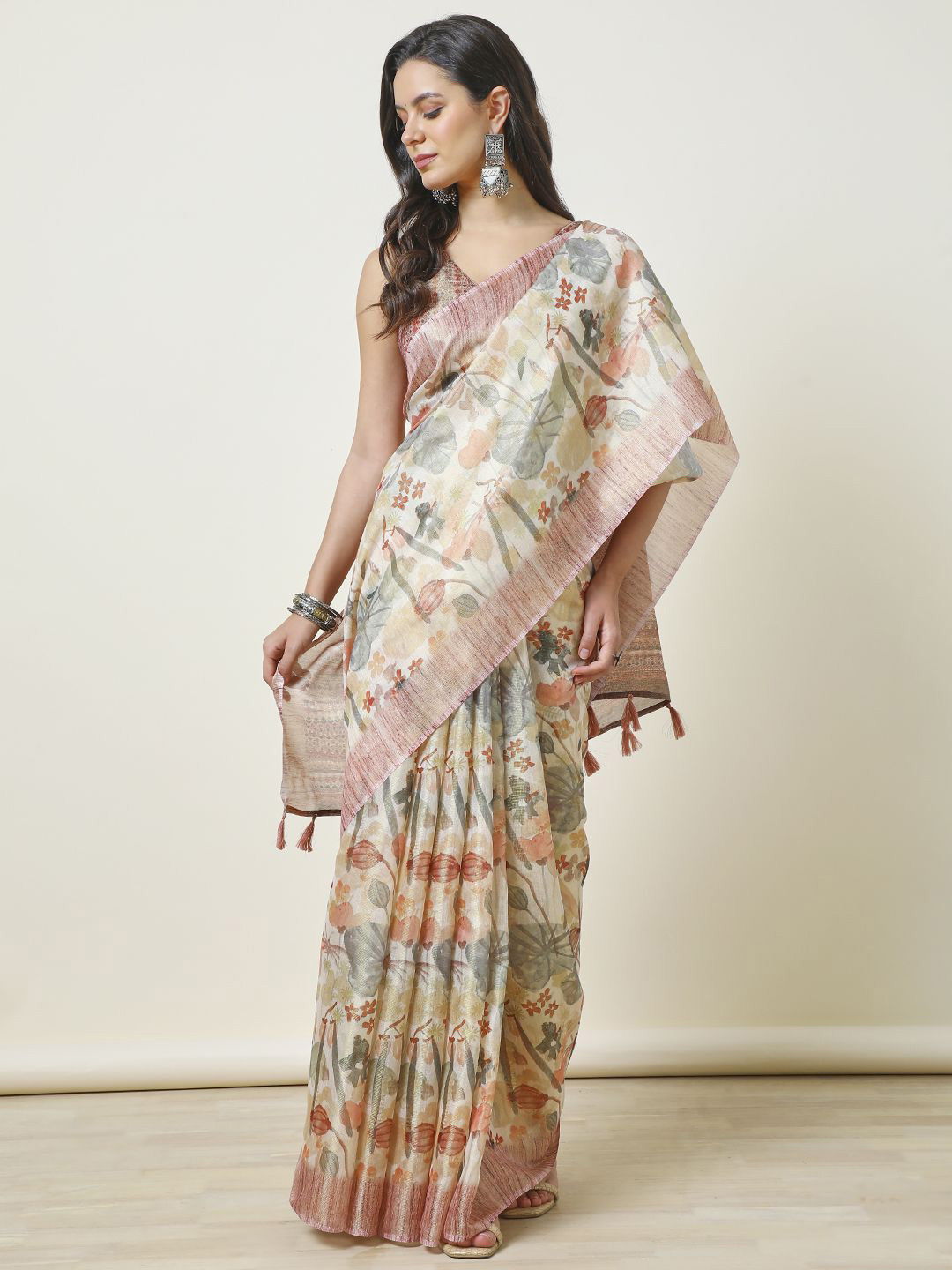 Buy Soch Floral Pure Linen Saree - Sarees for Women 31145047 | Myntra
