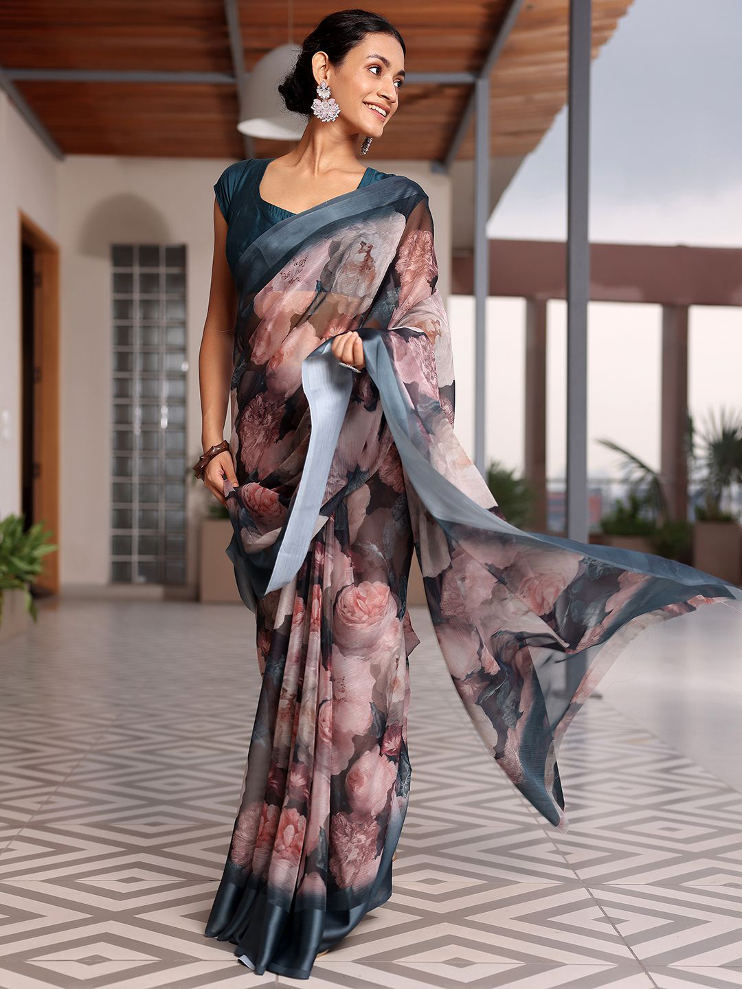 Buy Libas Floral Printed Solid Saree - Sarees for Women 31155663 | Myntra