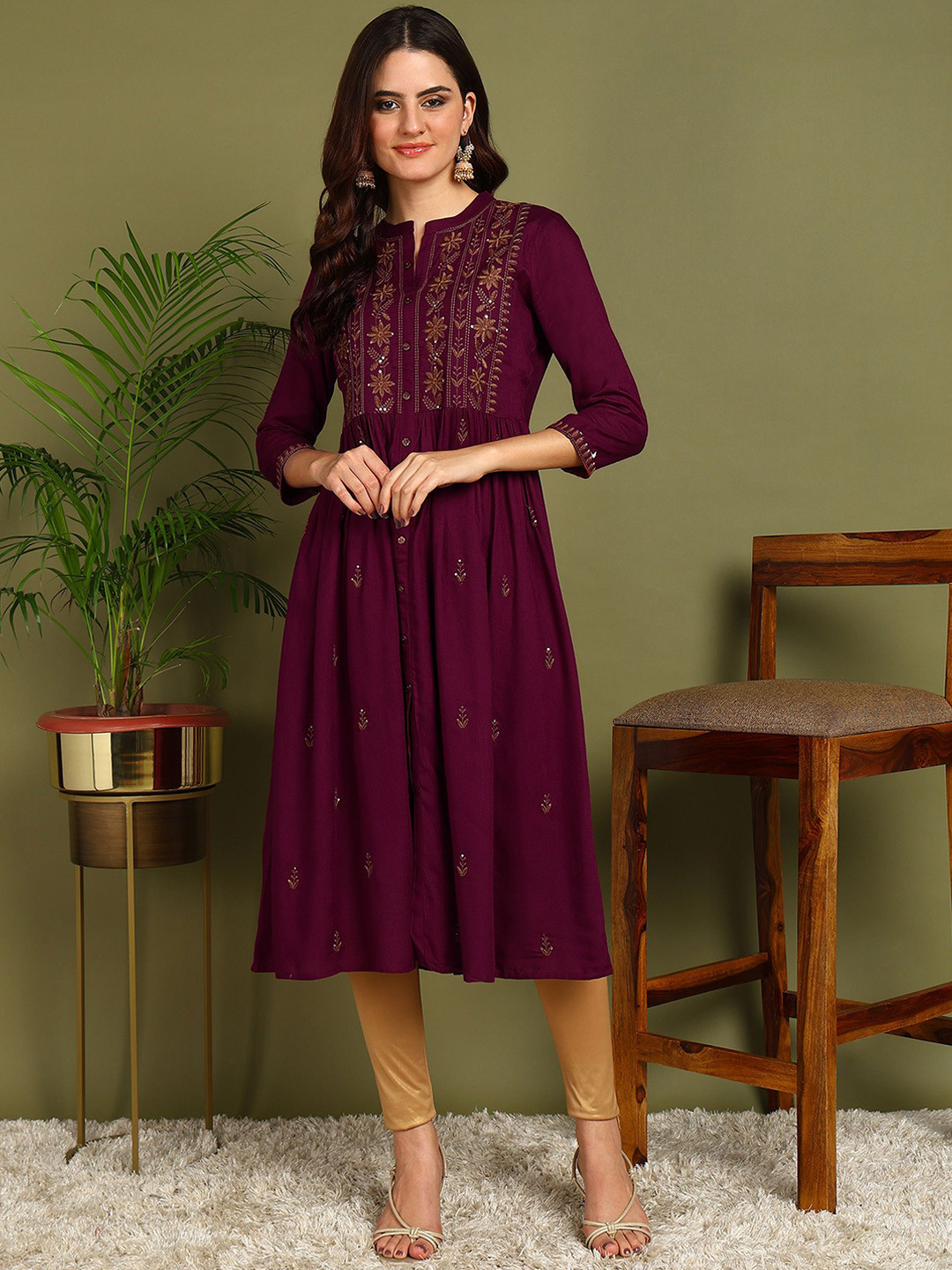 Buy Kapad Dwar Floral Embroidered Mandarin Collar Neck Thread Work ...