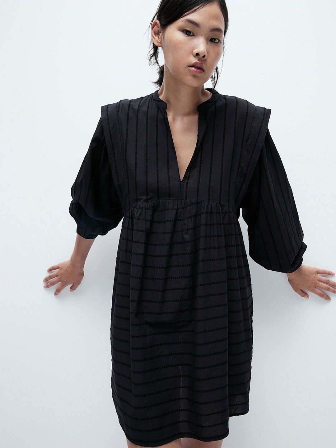 Buy H&M Women Defined Shoulder Dress - Dresses for Women 30882435 | Myntra