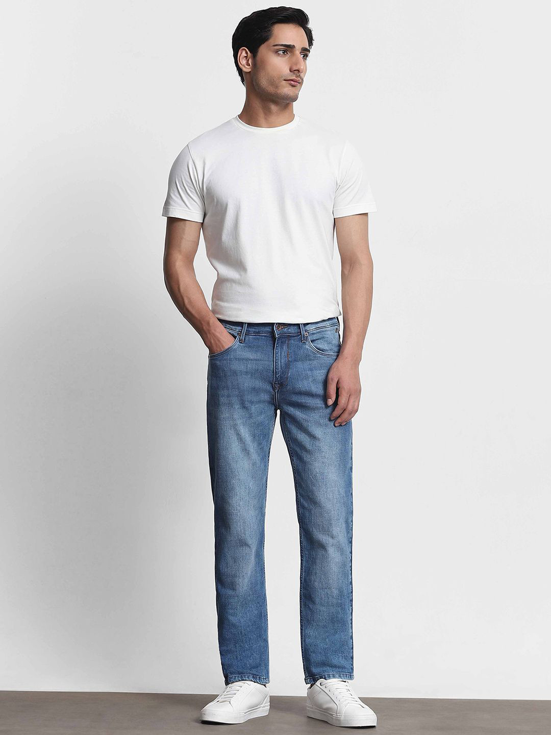 Buy Mufti Ss 25 Men Straight Fit Mid Rise Clean Look Heavy Fade ...