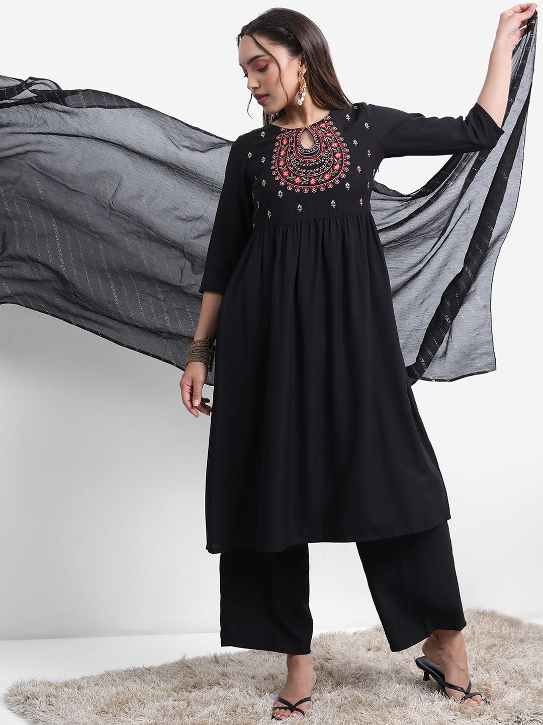 Buy Vishudh Women Woven Design Self Design Kurta With Palazzo & Dupatta ...