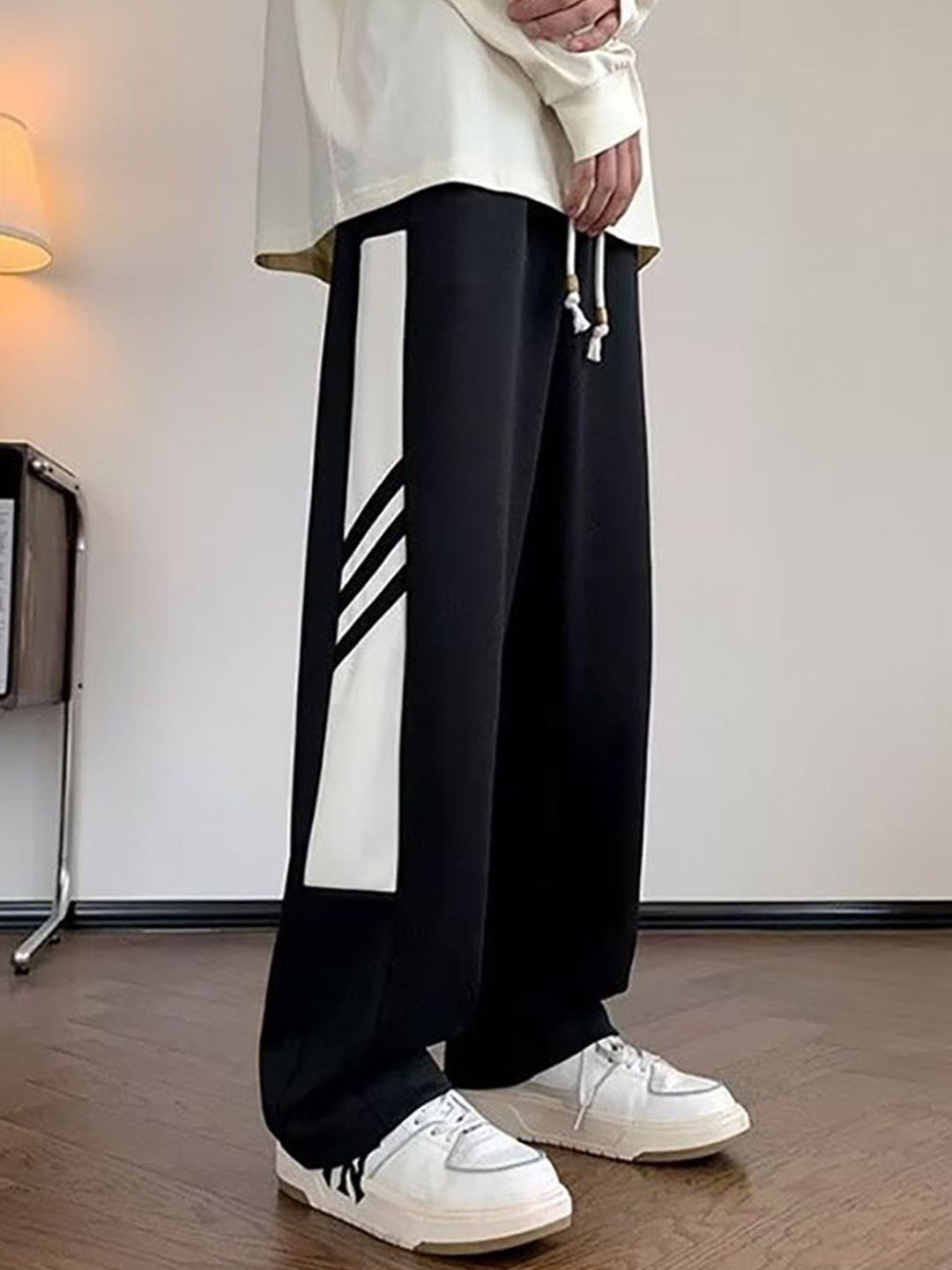 Buy StyleCast X Revolte Men Mid Rise Loose Fit Easy Wash Pleated Chinos ...