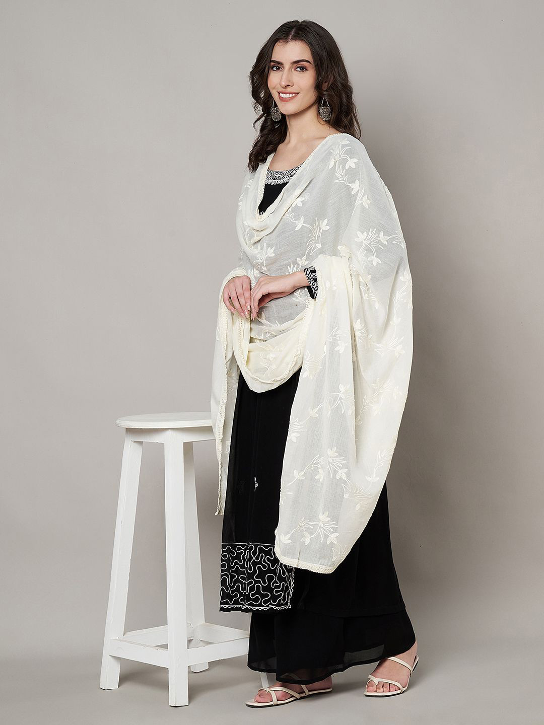 Buy MUFFLY Floral Embroidered Cotton Dupatta - Dupatta for Women ...