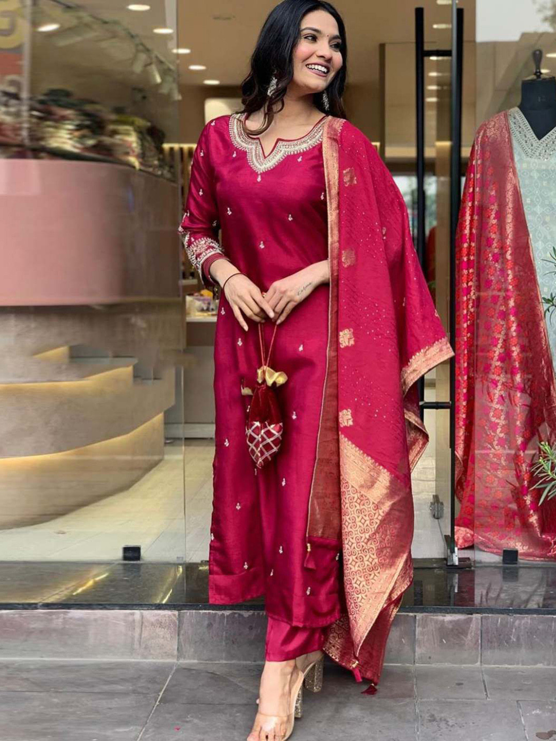 Buy GUNVANTI FAB Floral Embroidered Sequinned Pure Cotton Kurta With ...