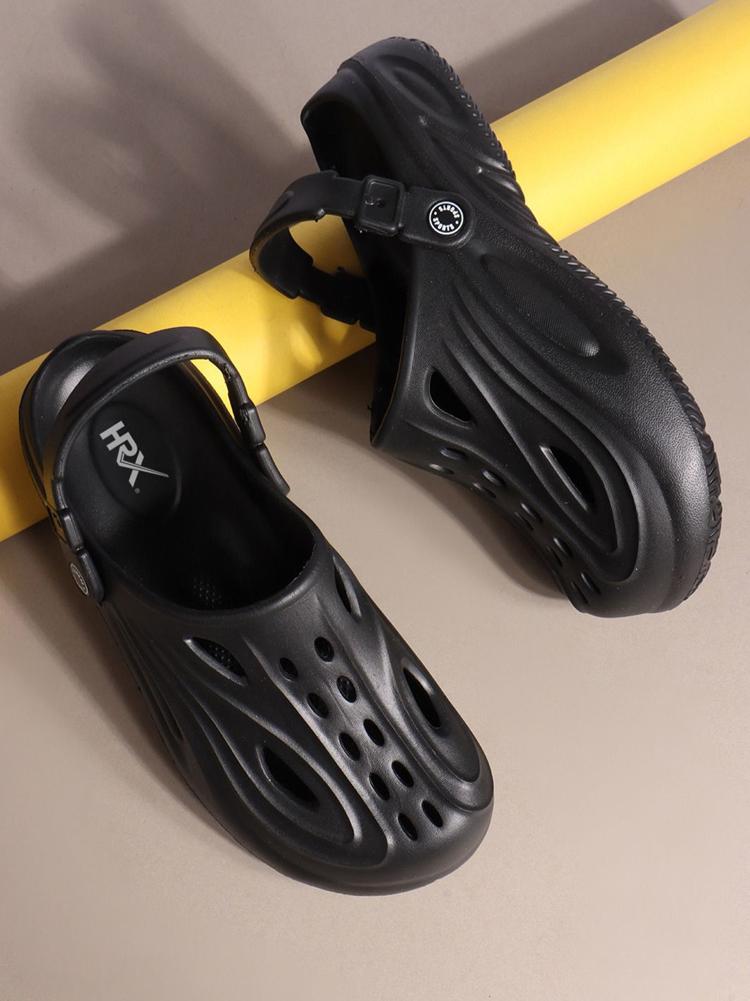 Buy HRX By Hrithik Roshan Men Self Design Comfortable Clogs - Flip ...