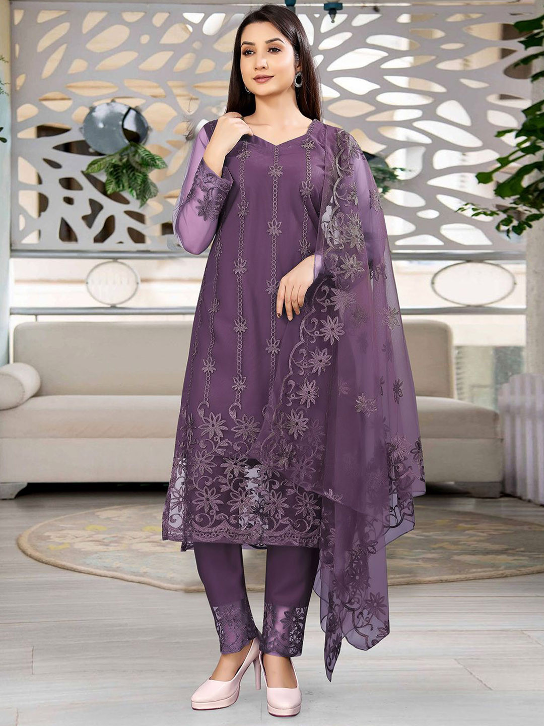 Buy GUNVANTI FAB Floral Embroidered Thread Work Straight Kurta With ...