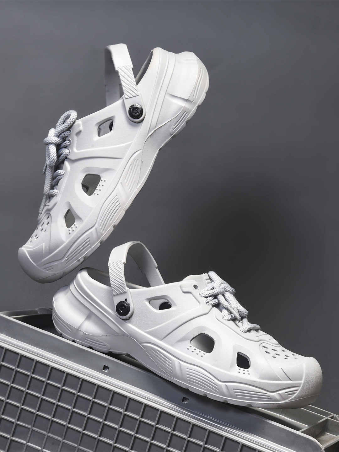 Buy HRX By Hrithik Roshan Men Clogs - Flip Flops for Men 32786837 | Myntra