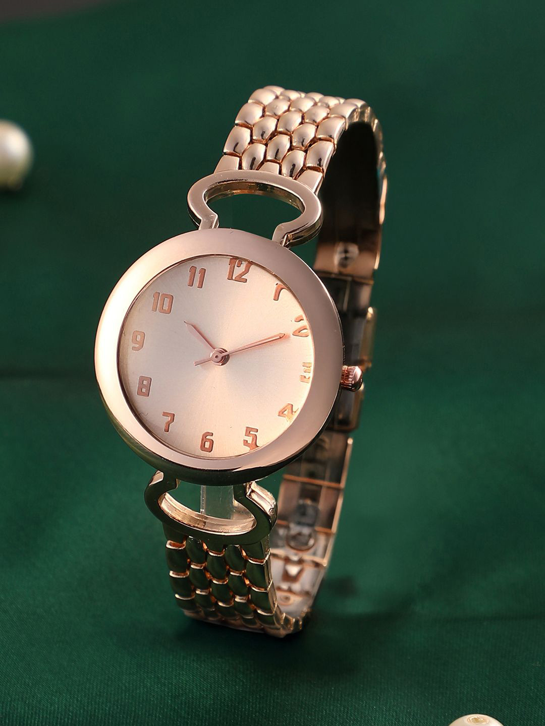 Buy HAUTE SAUCE By Campus Sutra Women's The Byzantine Round Watch Rose ...