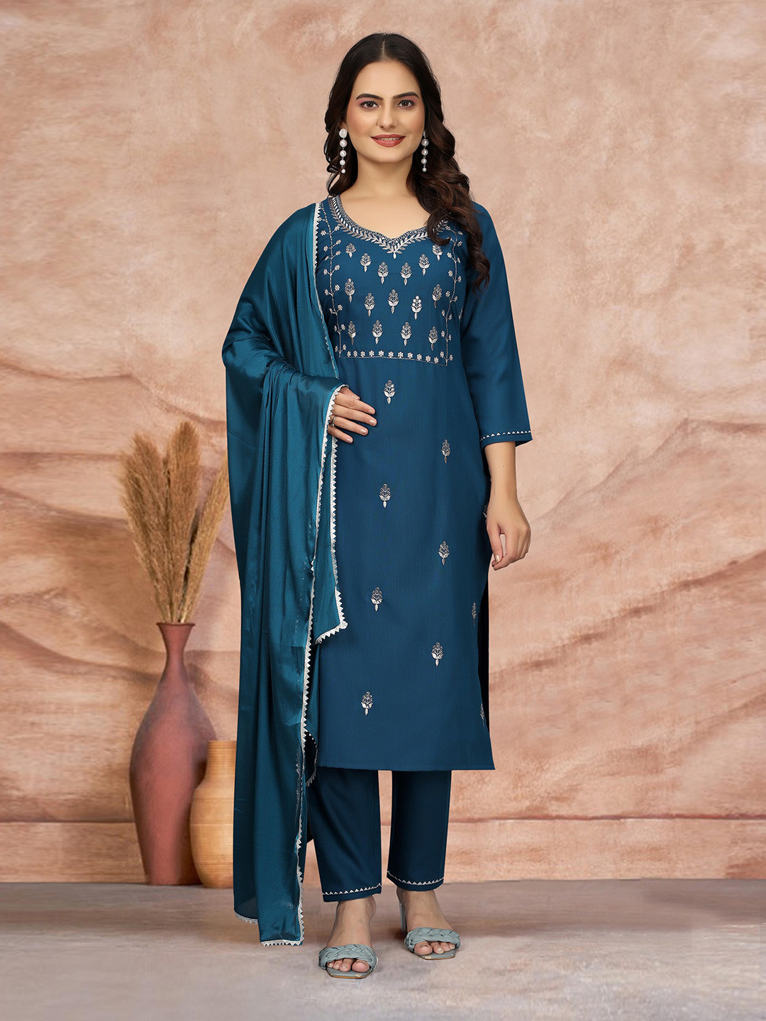 Buy Fashion FRICKS Women Ethnic Motifs Regular Kurta With Trousers ...