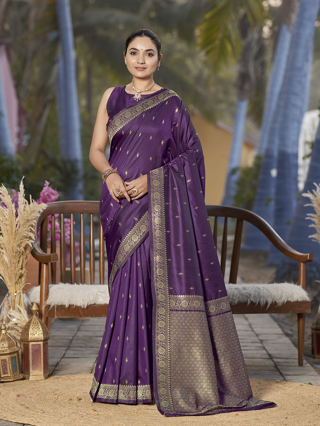 Buy MANOHARI Woven Design Zari Pure Silk Banarasi Saree - Sarees for ...