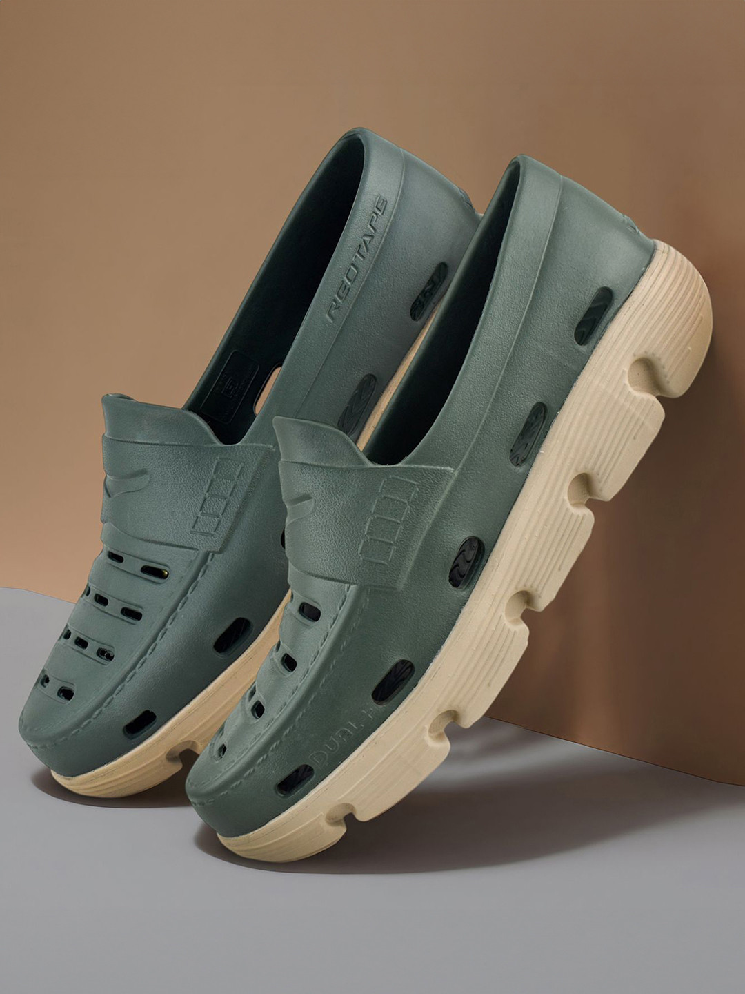 Buy Red Tape Men Clogs - Flip Flops for Men 32919591 | Myntra