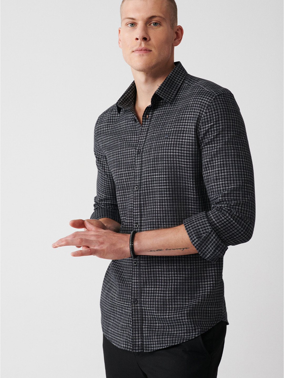 Buy AVVA Men Grid Tattersall Checks Opaque Checked Casual Shirt ...