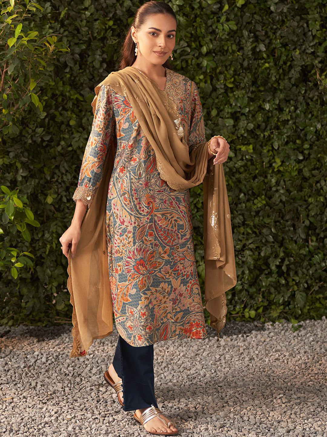 Buy Lakshita Women Floral Printed Flared Sleeves Thread Work Kurta ...