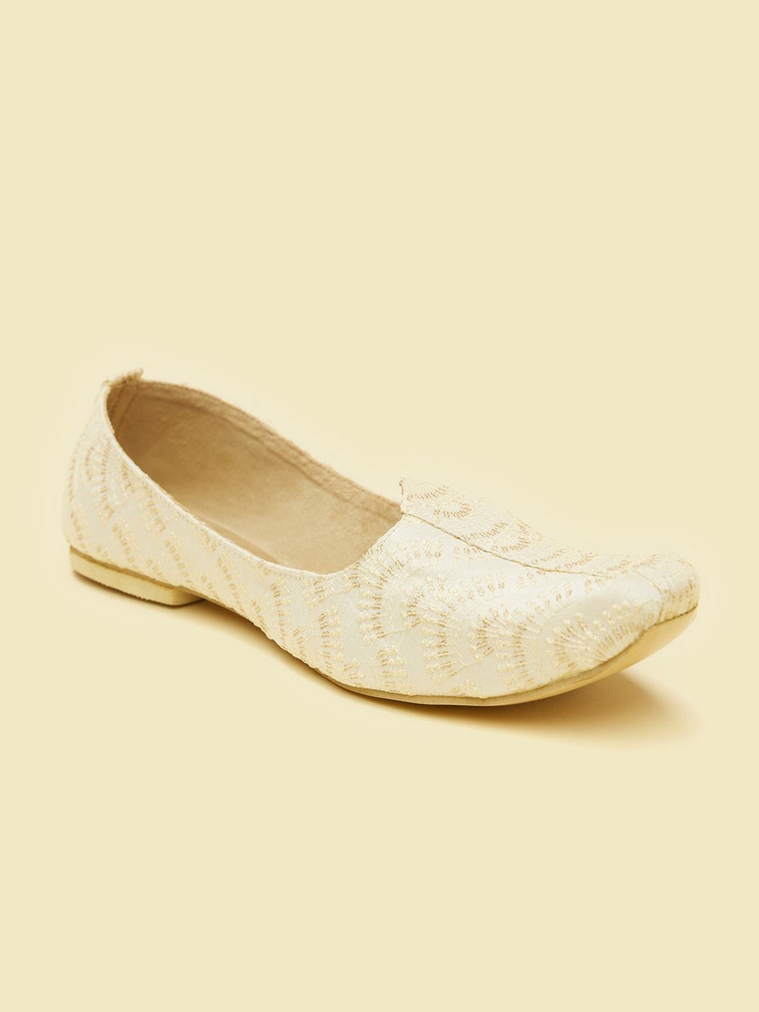 Buy Manyavar Men Sequined Ethnic Juti Mojaris - Casual Shoes for Men ...