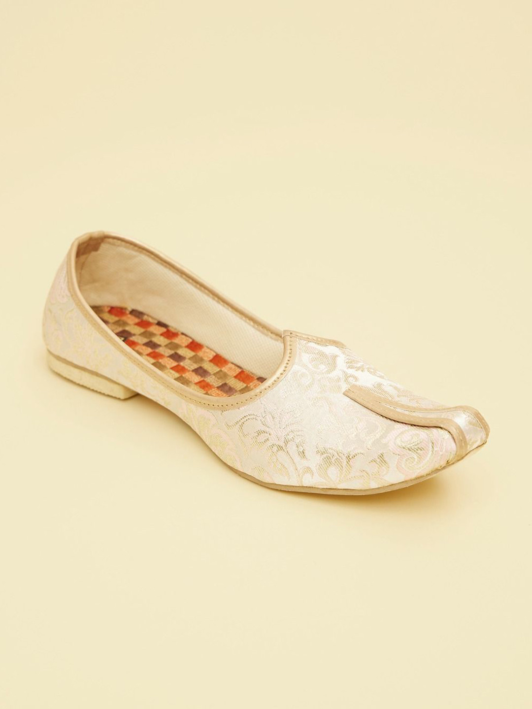 Buy Manyavar Men Designed Ethnic Juti Mojaris - Casual Shoes for Men ...