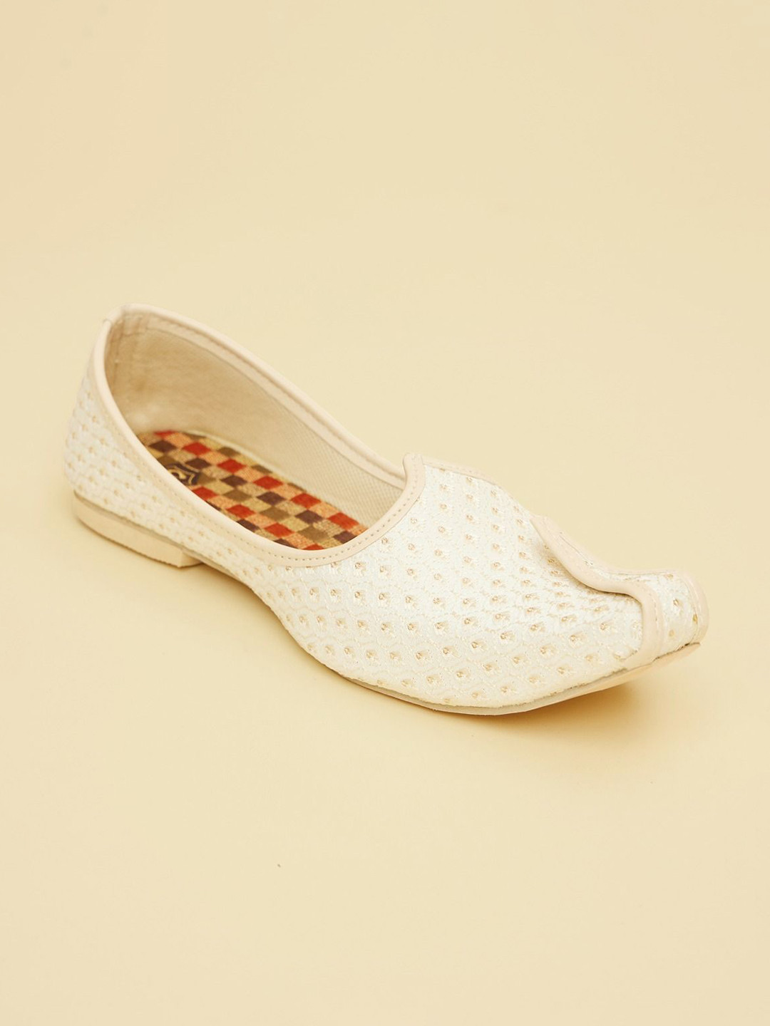 Buy Manyavar Men Textured Ethnic Juti Mojaris - Casual Shoes for Men ...