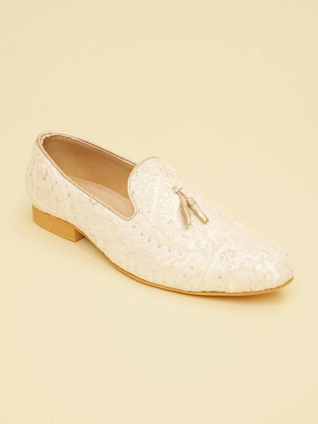 Buy Manyavar Men Paisley And Floral Embroidered Ethnic Mojaris - Casual ...