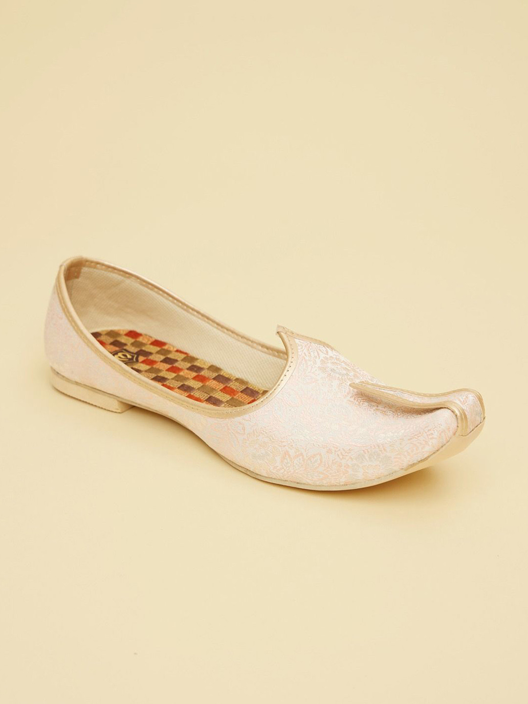 Buy Manyavar Men Self Textured Ethnic Juti Mojaris - Casual Shoes for ...