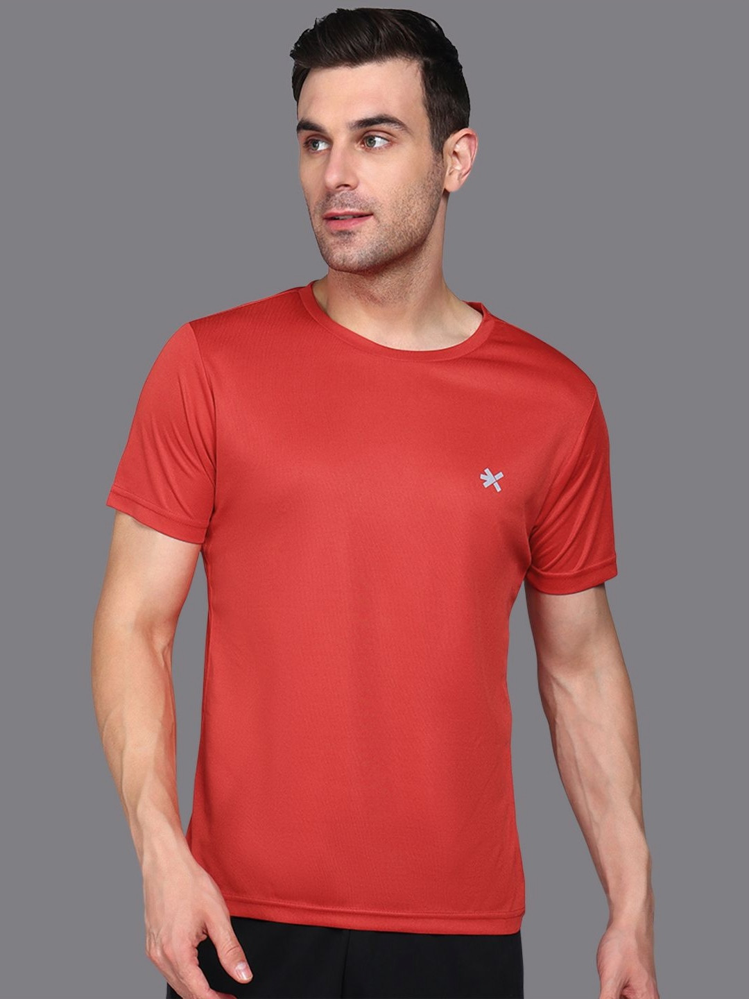 Buy HRX By Hrithik Roshan Men Solid Round Neck Regular Fit T Shirt ...