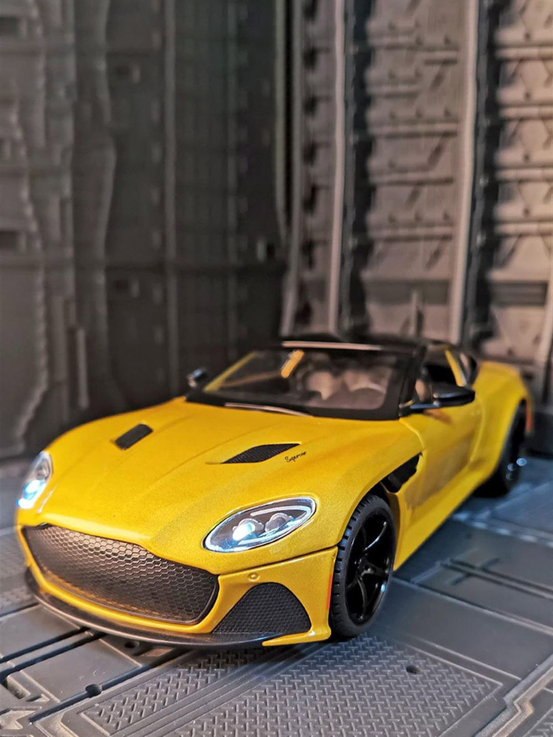 Buy DEUSON ECOM 1:24 Scale Diecast Metal Car Aston Martin Toy Car ...