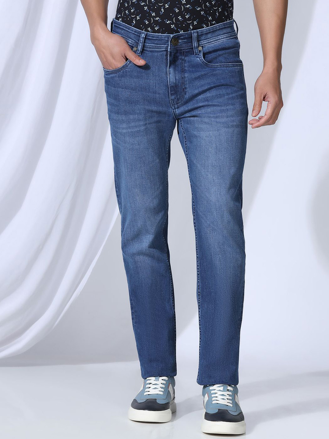 Buy Blackberrys Men Skinny Fit Mildly Distressed Light Fade Jeans ...