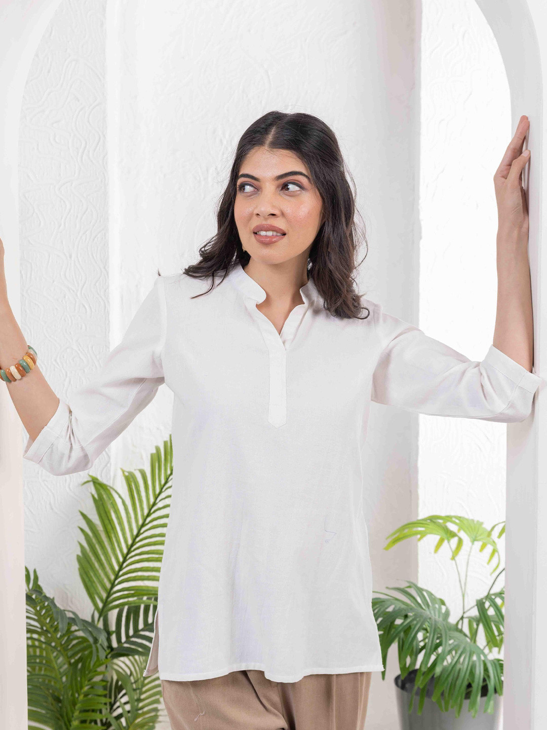 Buy INAAYA JAIPUR Women Mandarin Collar Pure Cotton Straight Kurti ...