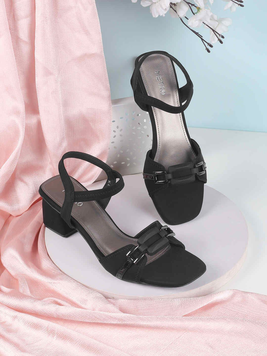 Buy Metro Women Block Heel Sandals - Heels for Women 32404719 | Myntra
