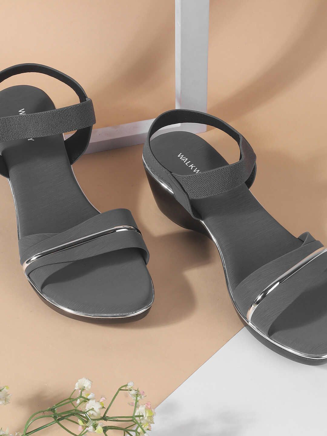 Buy WALKWAY By Metro Block Sandals - Heels for Women 32403695 | Myntra