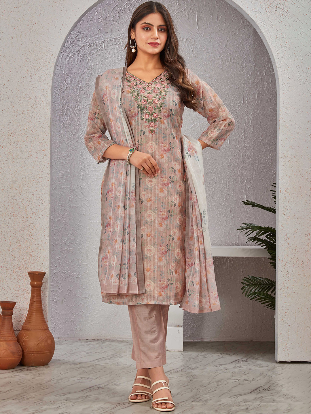 Buy Moda Rapido Women Floral Printed Regular Chanderi Silk Kurta With ...